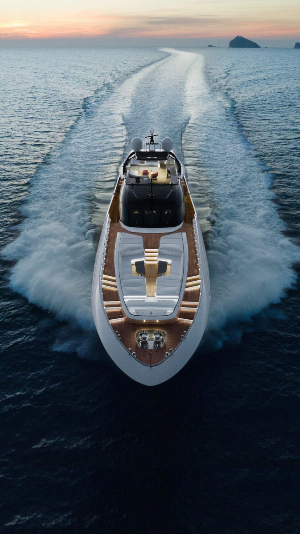 Mangusta Maxi Open: luxury open yachts | Mangusta Yachts