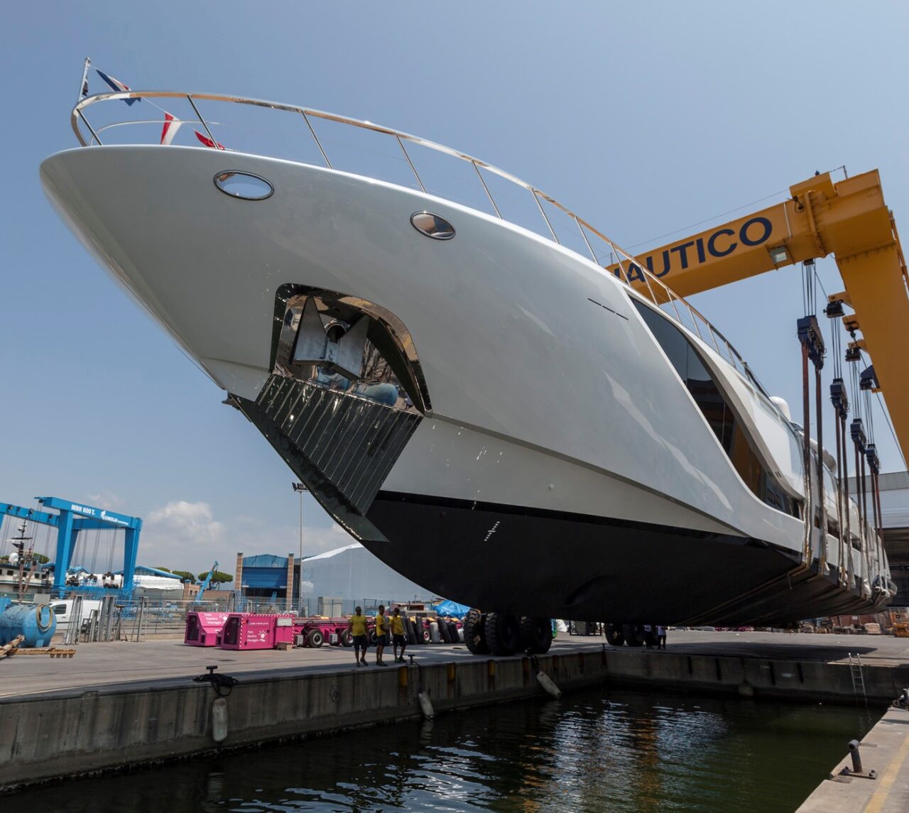 MANGUSTA 165 REV: THE FUTURE OF MAXI OPEN YACHTS IS NOW. | Mangusta Yachts