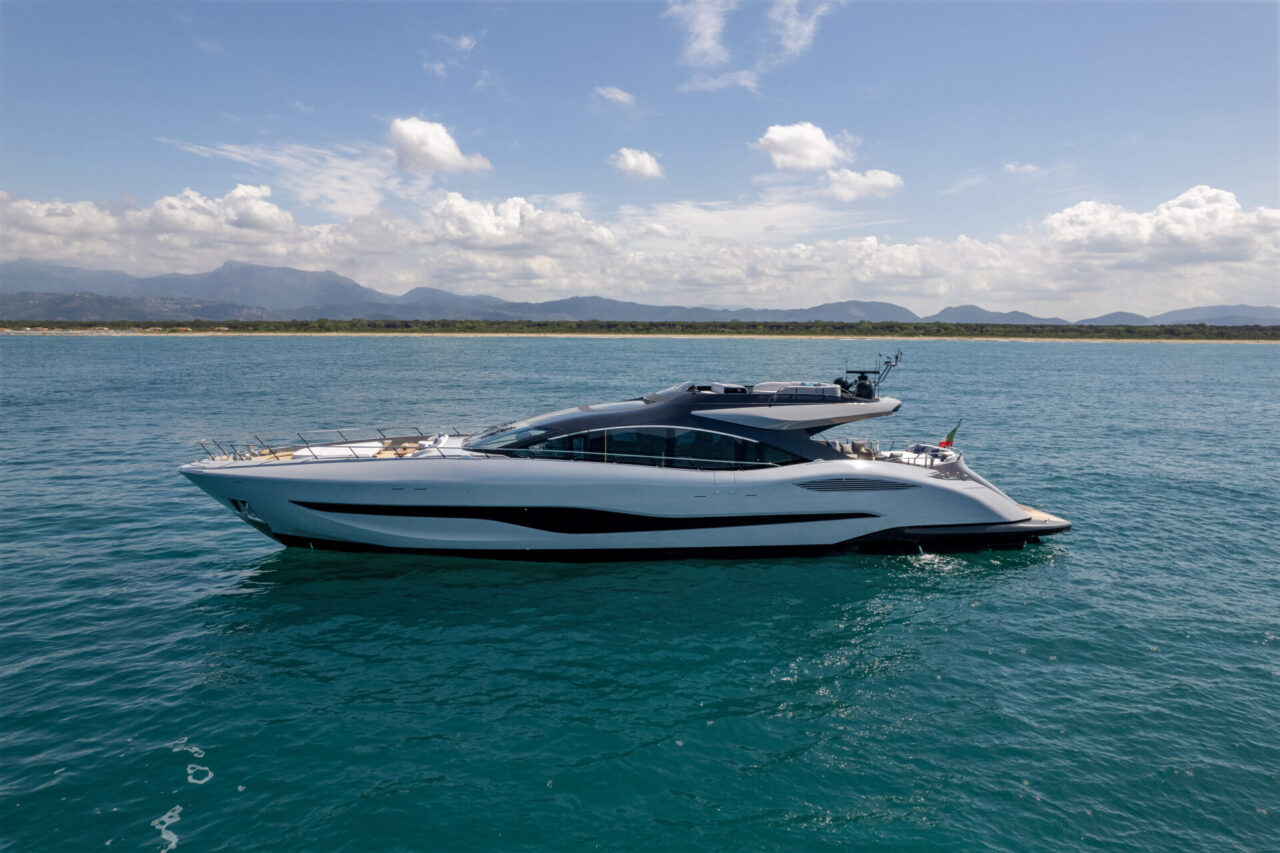 Mangusta Maxi Open 104 REV # 2 | Mangusta Yachts