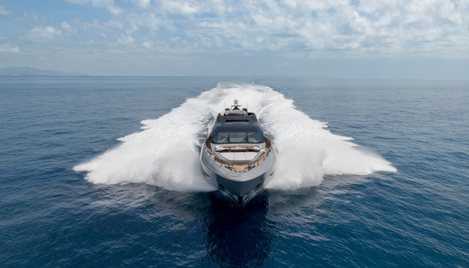 Mangusta Maxi Open 104 REV # 2 | Mangusta Yachts