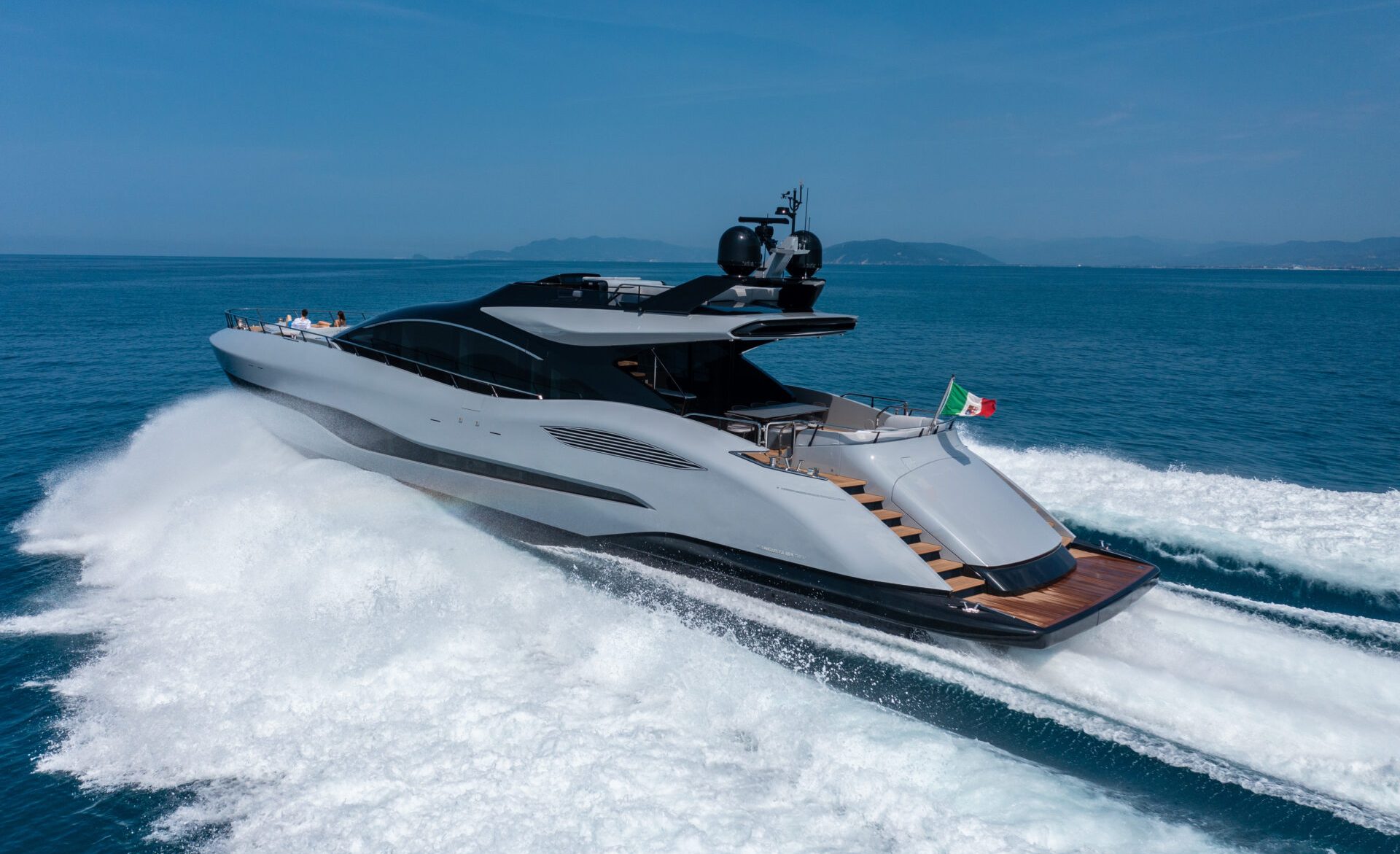 Mangusta Maxi Open 104 REV # 1 | Mangusta Yachts